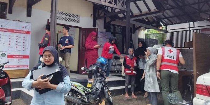 Satu Warga Luka Tertimpa Genteng Saat Gempa Guncang Garut | merdeka.com