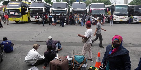 Hati-Hati, Kepala Terminal Pulogebang Temukan Belasan Bus AKAP Tak Laik Jalan | merdeka.com