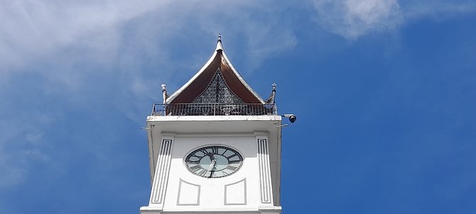 Melihat dari Dekat Jam Gadang, Ikon Bukittingi Hampir Berusia 100 Tahun ...
