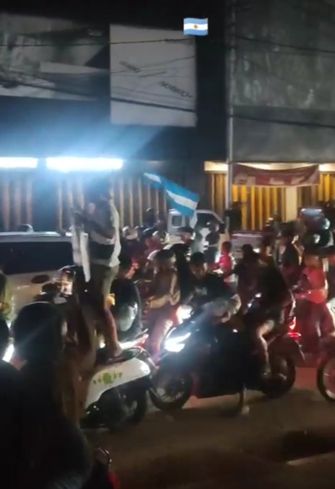 Viral Pawai Rayakan Kemenangan Argentina di Kupang, Aksinya Viral | merdeka.com