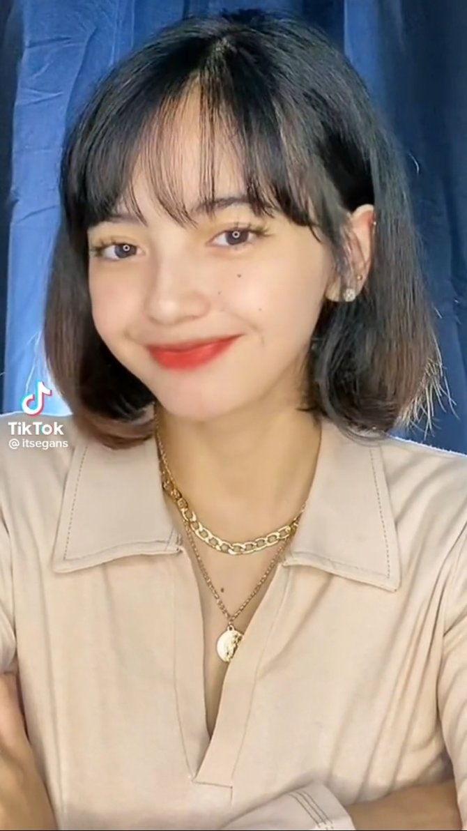 Cantik dan Jago Dance, Ini Potret Tiktoker Viral yang Mirip Lisa BLACKPINK | merdeka.com