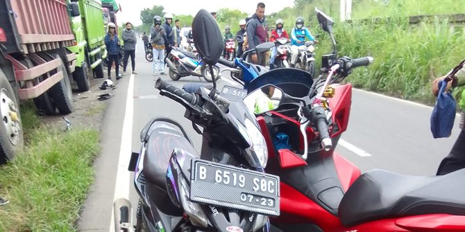 Tiga Pengendara Motor Kecelakaan Beruntun di Kabupaten Bekasi, Satu Orang Tewas | merdeka.com