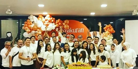Rayakan 100 Episode, Ini Momen Tasyakuran Pemain Takdir Cinta yang ... Rayakan 100 Episode, Ini Momen Tasyakuran Pemain Takdir Cinta yang ...