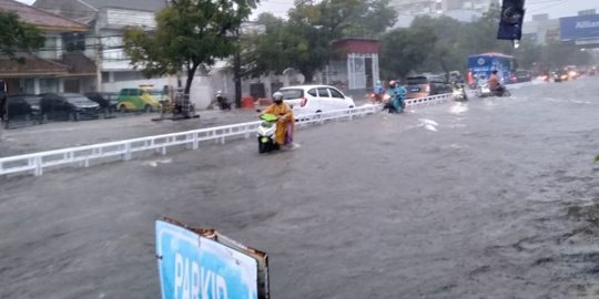 BPBD: 615 Rumah Warga Terdampak Banjir di Sumenep | merdeka.com