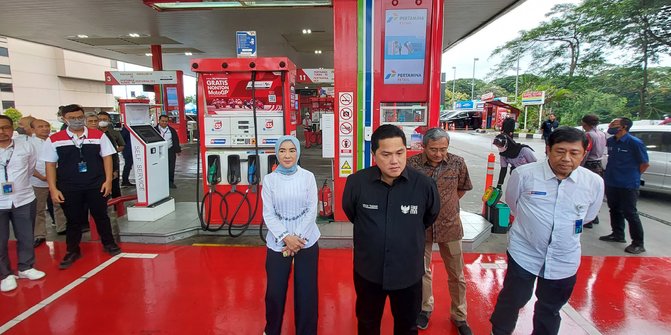 Siap-Siap, Harga BBM Pertamina Bakal Turun Siang Ini | merdeka.com Siap-Siap, Harga BBM Pertamina Bakal Turun Siang Ini | merdeka.com