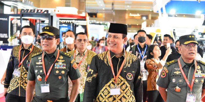 Komjen Boy Rafli Rilis lagu Salam Indonesia Harmoni 'New Version ...