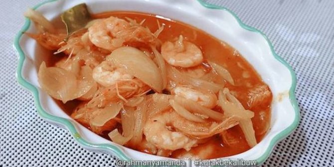 5 Resep Udang Bumbu Kuning, Lezat dan Praktis | merdeka.com