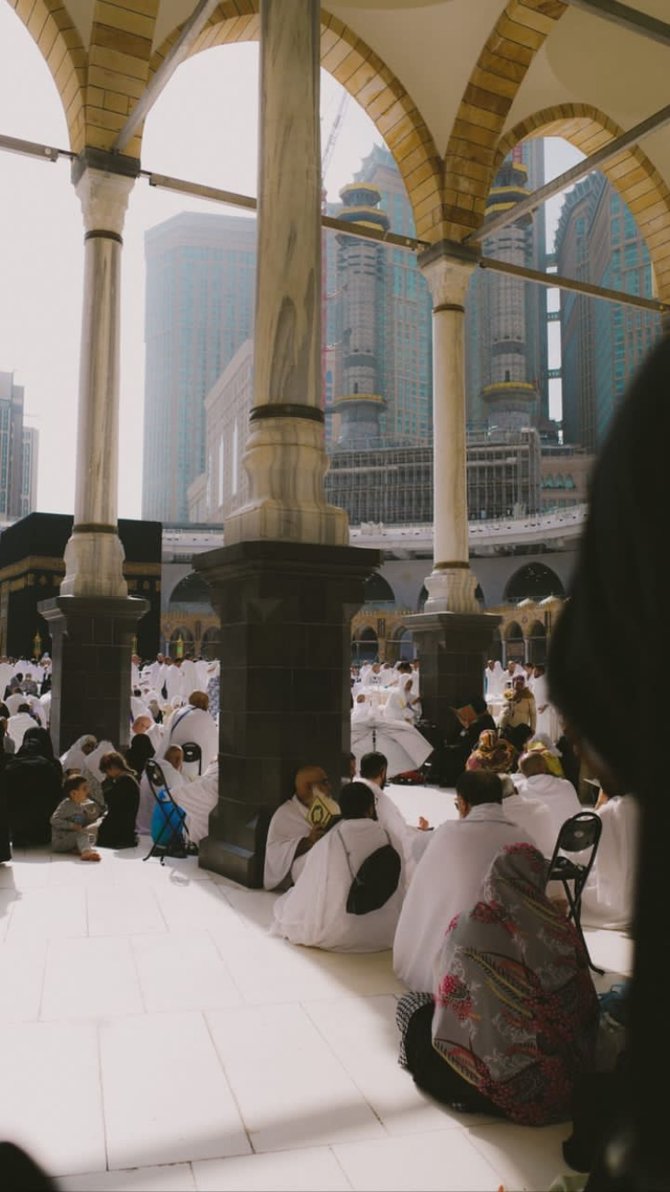 Disebut Mirip Nussa, Intip Potret Vidi Aldiano saat Jalani Umrah Bareng ...