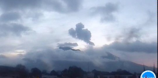 Gunung Marapi di Sumbar 4 Kali Erupsi sejak Pagi, Status Waspada ...