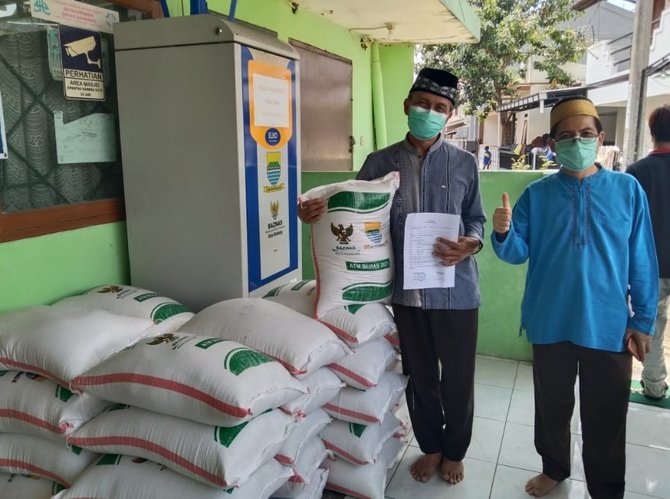 5 Masjid di Depok Punya ATM Beras, Permudah Fakir Miskin Cukupi ...