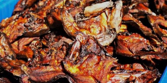 Mengenal Ikan Sale Khas Mandailing, Metode Pengasapan dengan Sabut ...