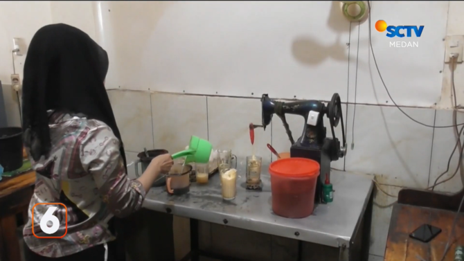 Minuman Teh Susu Telur di Medan Ini Unik, Mengolahnya Pakai Mesin Jahit ...