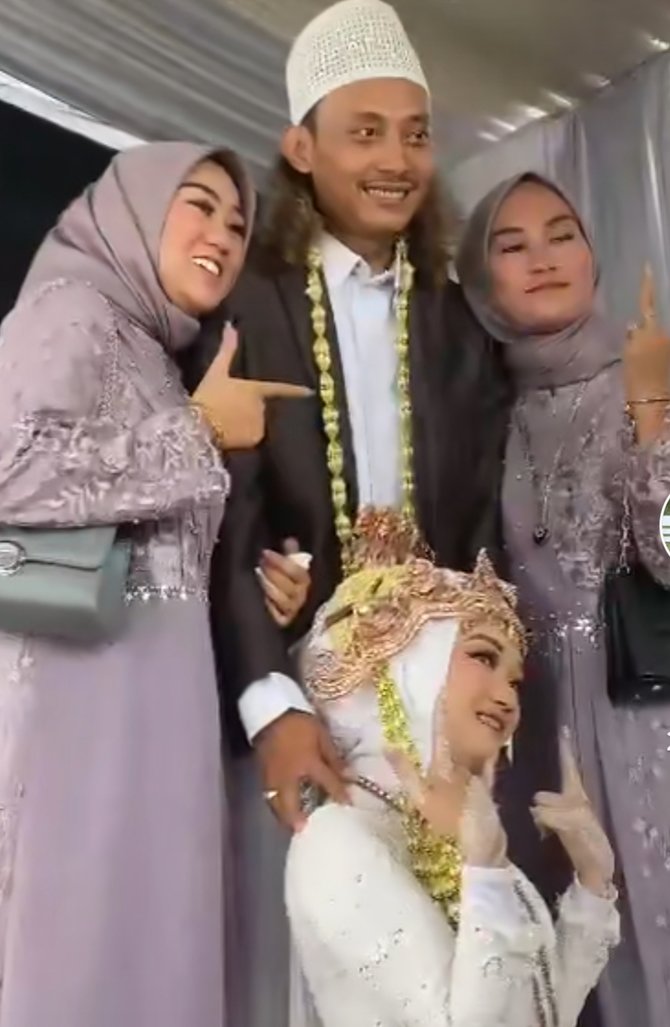 Viral Pria Menikah Ketiga Kalinya, Dihadiri Istri Pertama dan Kedua