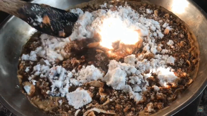 Menjajal Cita Rasa Ladu dan Ceprus, Kudapan Legendaris Garut yang Tak ...