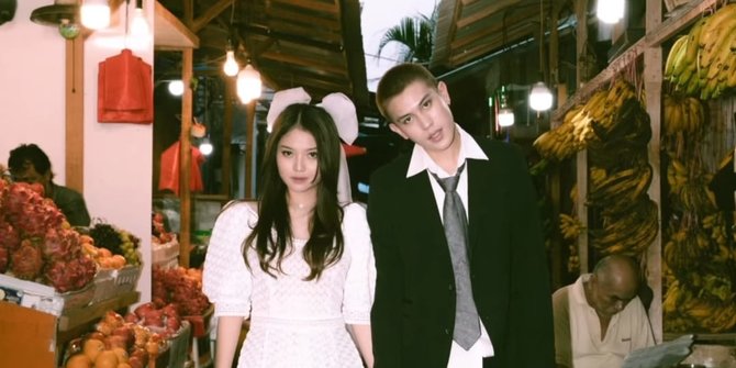 5 Potret Prewedding Julian Jacob dan Mirriam Eka di Pasar Tradisional ...
