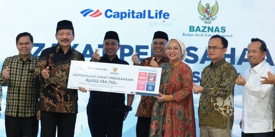PT Capital Life Syariah Salurkan Zakat Perusahaan Senilai Rp552 Juta Melalui BAZNAS | merdeka.com