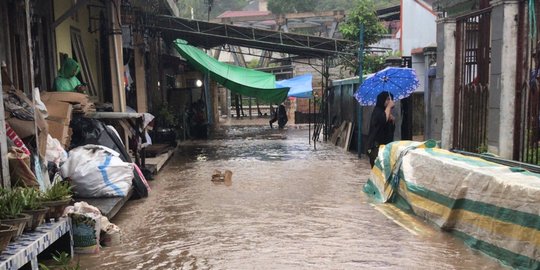 Banjir dan Longsor di Kota Manado, Satu Warga Meninggal Dunia | merdeka.com