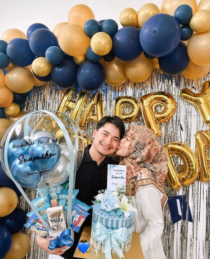 Alvin Faiz Berusia 24 Tahun, Intip Momen Perayaannya Bareng Keluarga ...