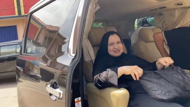 Ide Kocak Fadil Jaidi Undang Marawis untuk Sambut Kepulangan Mama, Intip Momennya | merdeka.com