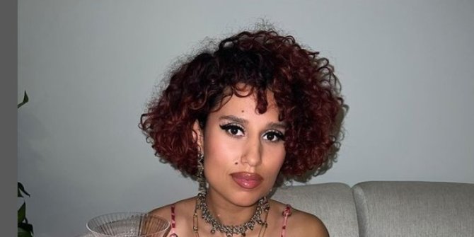 Lirik Lagu RAYE - Ice Cream Man | merdeka.com