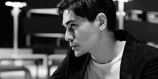 6 Transformasi Tyo Nugros, Tetap Awet Muda di Usia 52 Tahun | merdeka.com