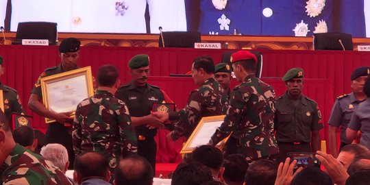 VIDEO: Pengakuan Kopka Azmiadi dapat Penghargaan & Salaman dengan ...