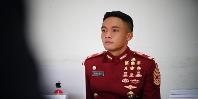 Momen Adira Rizky Lulusan Terbaik Akpol 2022 Foto sama Kekasih: Ya ...