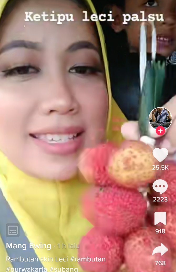 Apes Kena Tipu, Pembeli Ini Beli Buah Leci Ternyata Rambutan Dicukur | merdeka.com