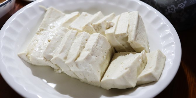 Resep Kreasi Tahu Susu yang Lezat, Lembut dan Krispi | merdeka.com