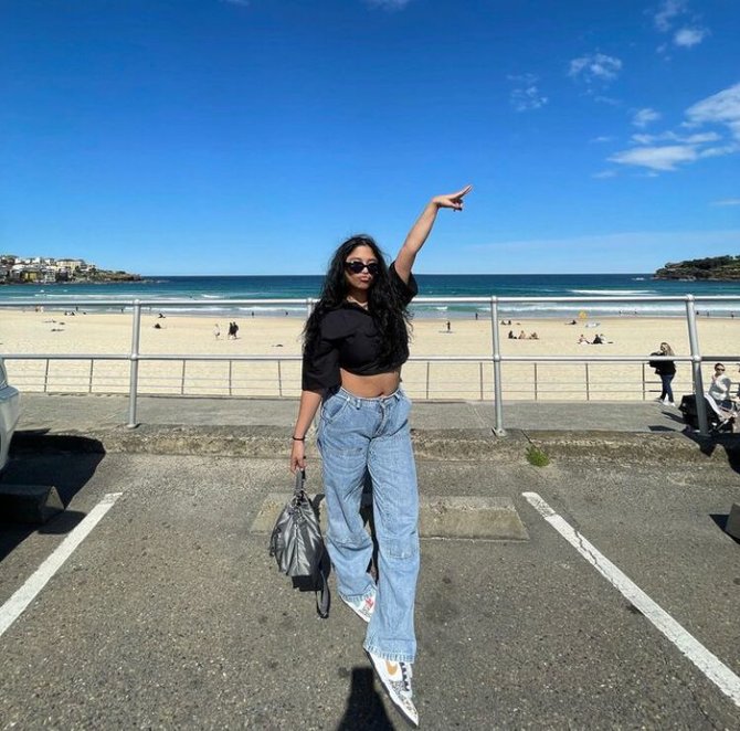 Sosoknya Tuai Sorotan, Ini Potret Nadine Emmanuella Anak Sulung Ruth ...