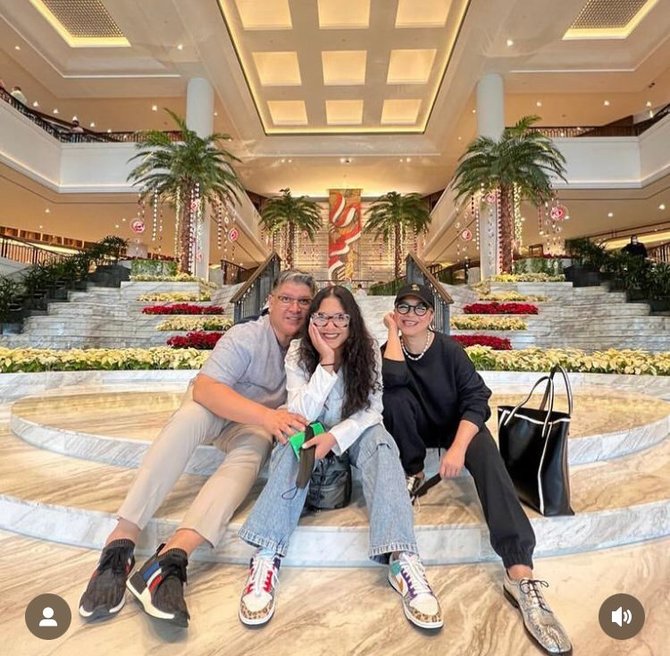 Sosoknya Tuai Sorotan, Ini Potret Nadine Emmanuella Anak Sulung Ruth ...