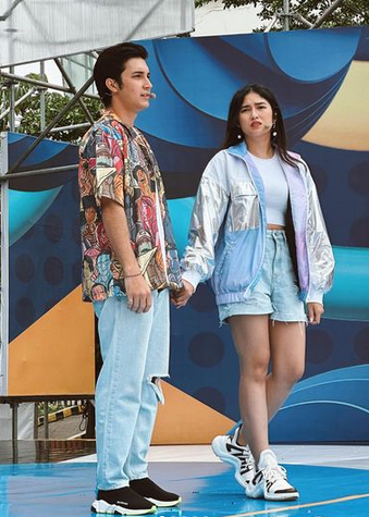 4 Potret Junior Robert dan Ochi Rosdiana di Rindu Bukan Rindu, Bikin Baper | merdeka.com