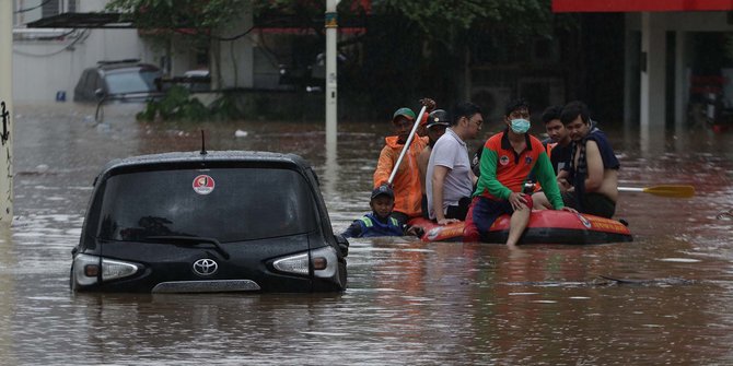 Update Banjir Jakarta Rabu Sore: 6 RT dan 5 Ruas Jalan Tergenang | merdeka.com