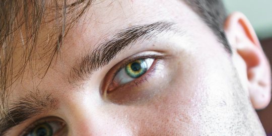 Cara Menebalkan Alis Pria, Lakukan ini agar Mata Semakin Terlihat ...