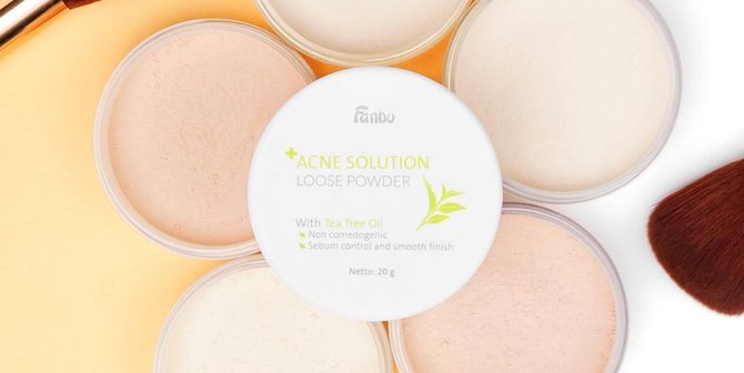 Rekomendasi bedak tabur untuk kulit berminyak | merdeka.com