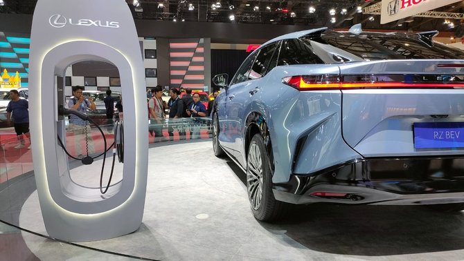Ikuti Road Map Global, Lexus Indonesia Segera Pasarkan All New RZ BEV ...