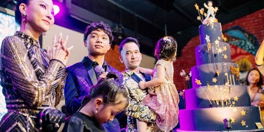 Betrand Peto Ulang Tahun ke-18, Sarwendah dan Ruben Onsu Beri Pesan Ini | merdeka.com