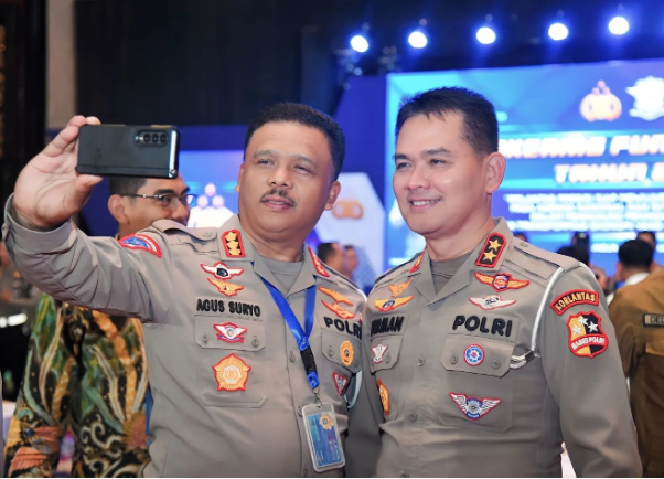 Potret Gagah & Tampan Irjen Polri Anak Eks Panglima ABRI, Pose sama Angkatan Kapolri