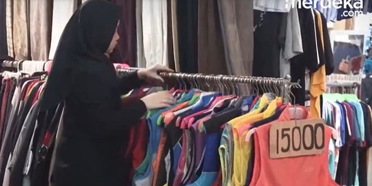 CEK LOKASI: Tempat Thrifting Baju Bekas Impor Paling Hits di Jakarta ...