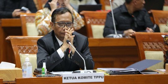VIDEO: Wajah Merah, Mahfud MD Tegaskan ke DPR Jangan Main Gertak | merdeka.com