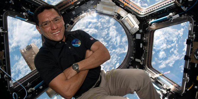 Astronot Ini Pecahkan Rekor Jadi Yang Terlama Di Luar Angkasa Untuk As