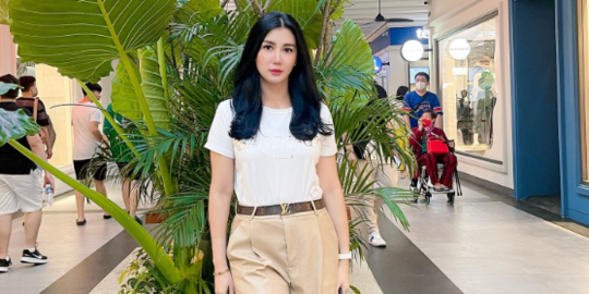 Berkecimpung di Dunia Politik, Ini Fakta Livy Andriany Pemain Pintu Berkah | merdeka.com