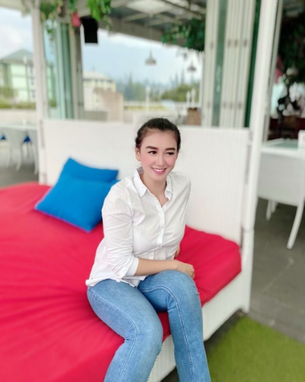 Berkecimpung di Dunia Politik, Ini Fakta Livy Andriany Pemain Pintu Berkah | merdeka.com