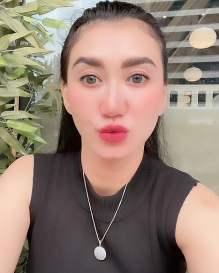 Berkecimpung di Dunia Politik, Ini Fakta Livy Andriany Pemain Pintu Berkah | merdeka.com