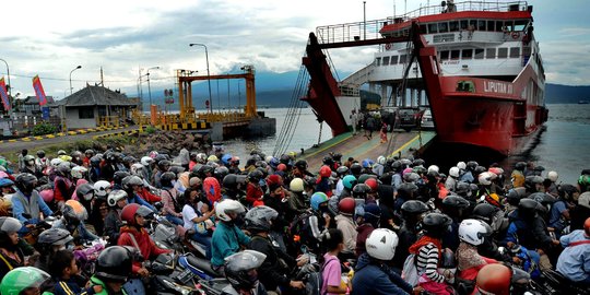 Hadapi Arus Mudik Lebaran 2023, ASDP Gilimanuk Siapkan 49 Kapal | merdeka.com