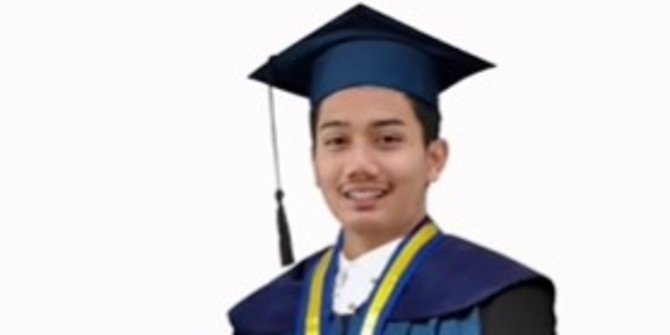 Potret Almarhum Eril Pakai Toga Wisuda ITB, Skripsinya Lulus Ujian ...
