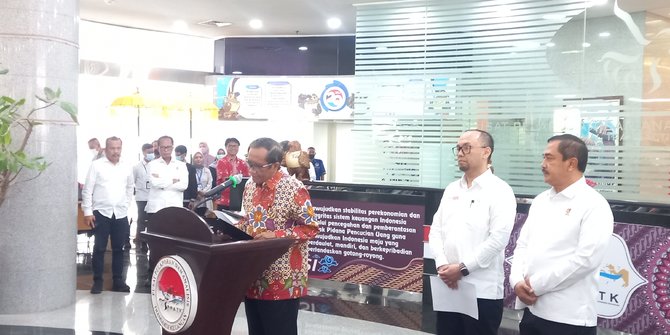 Mahfud: Tak Ada Perbedaan Data dengan Sri Mulyani soal Rp349 T karena Sumbernya Sama | merdeka.com