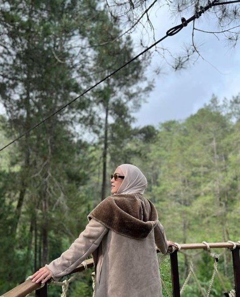 April Jasmine Bicara Tausiahnya yang Tuai Pro Kontra, Ustaz Solmed ...