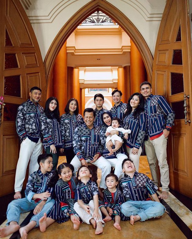 Tanpa Tiara Andini, Ini 5 Potret Alshad Ahmad Rayakan Lebaran | merdeka.com