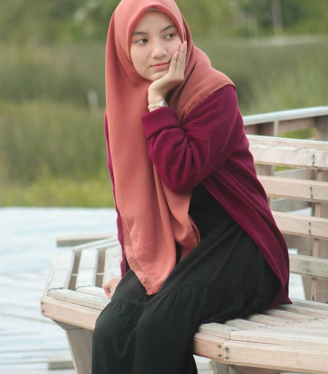 5 Potret Terbaru Vera Pazila Mantan Istri Ikal Laskar Pelangi, Ikut Jadi Sorotan